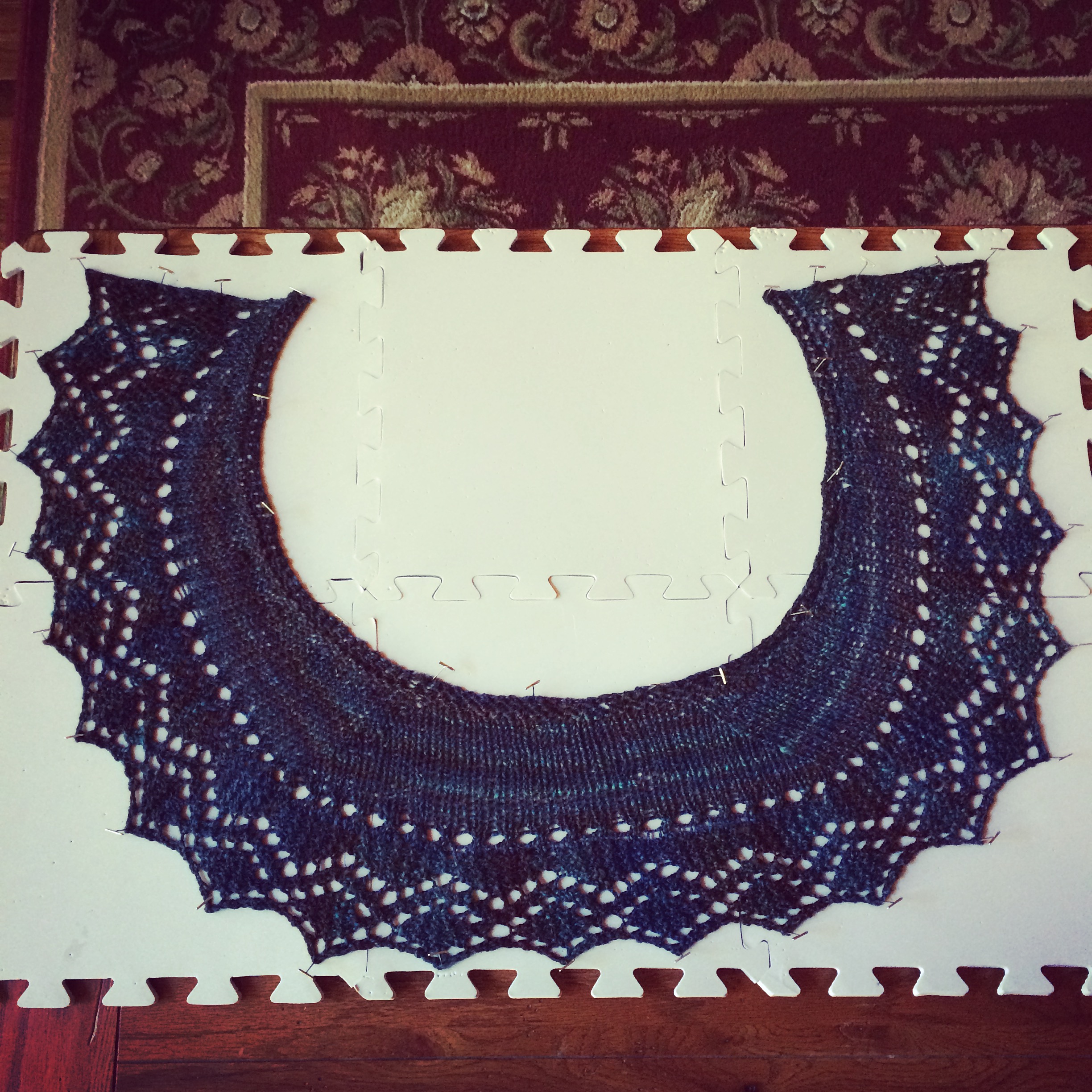 Project Complete: Curved Should Shawl – The 1764 Sheperdess